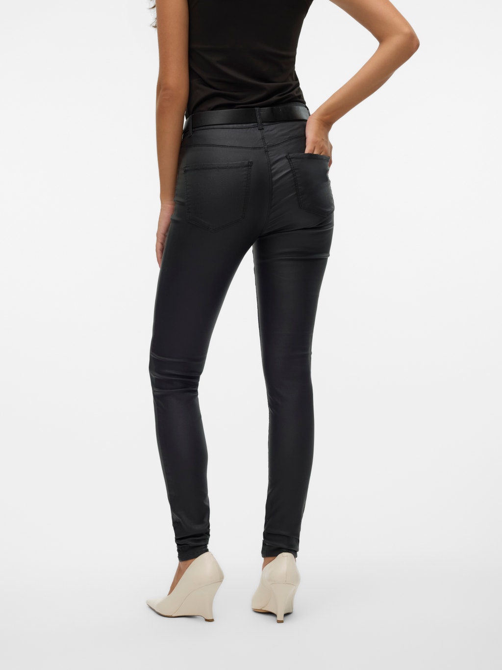 Slim Fit Middels høy midje Bukser | Black | Vero Moda®