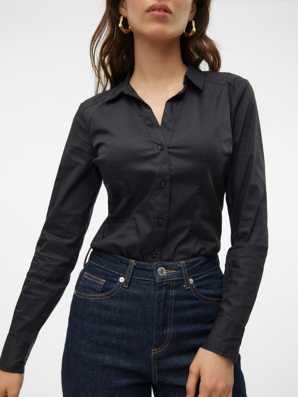 Shirt collar Buttoned cuffs Regular sleeves Body | Black | Vero Moda®