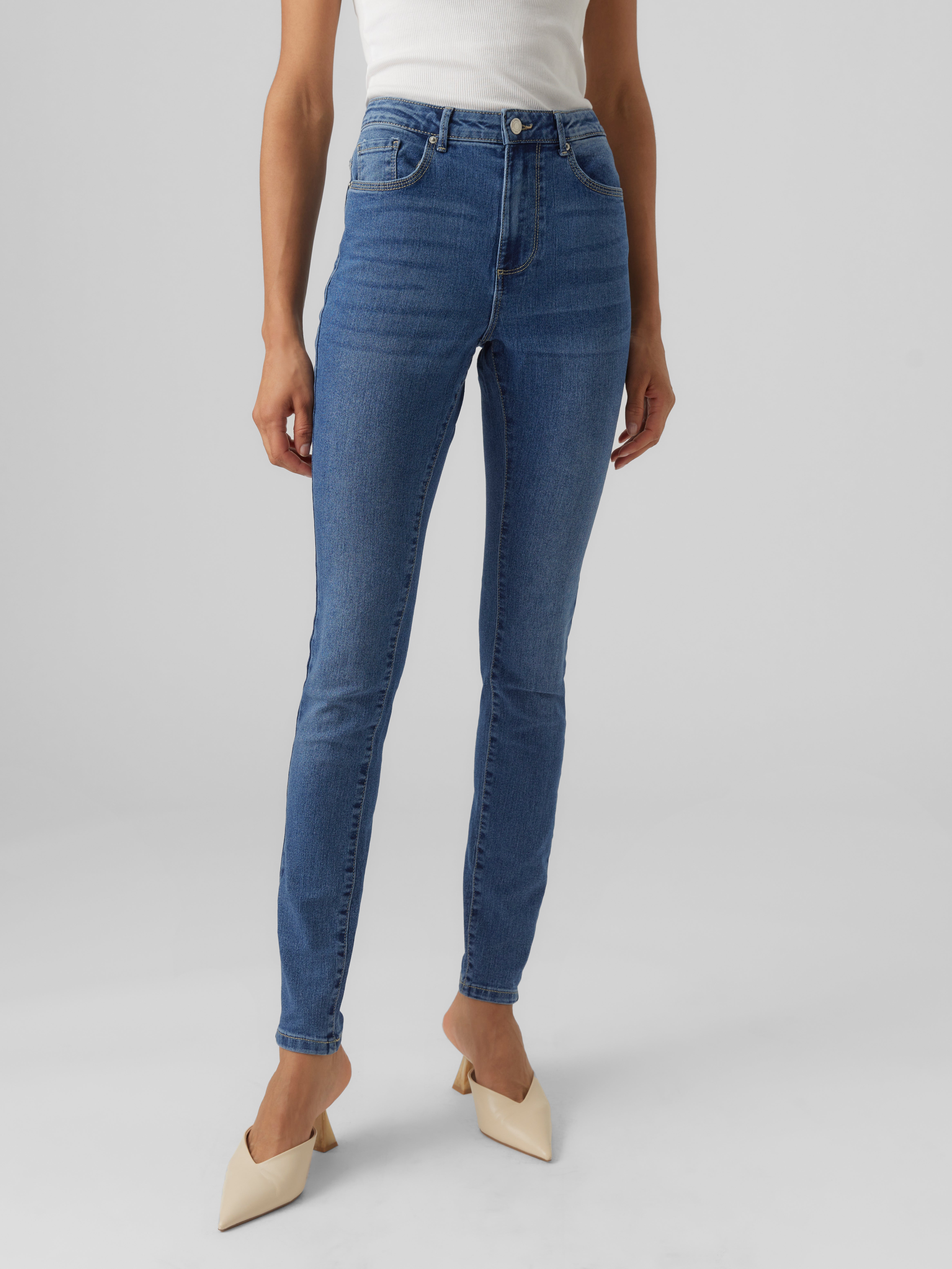 Mom fit High rise Jeans | Midden Blauw | Vero Moda®