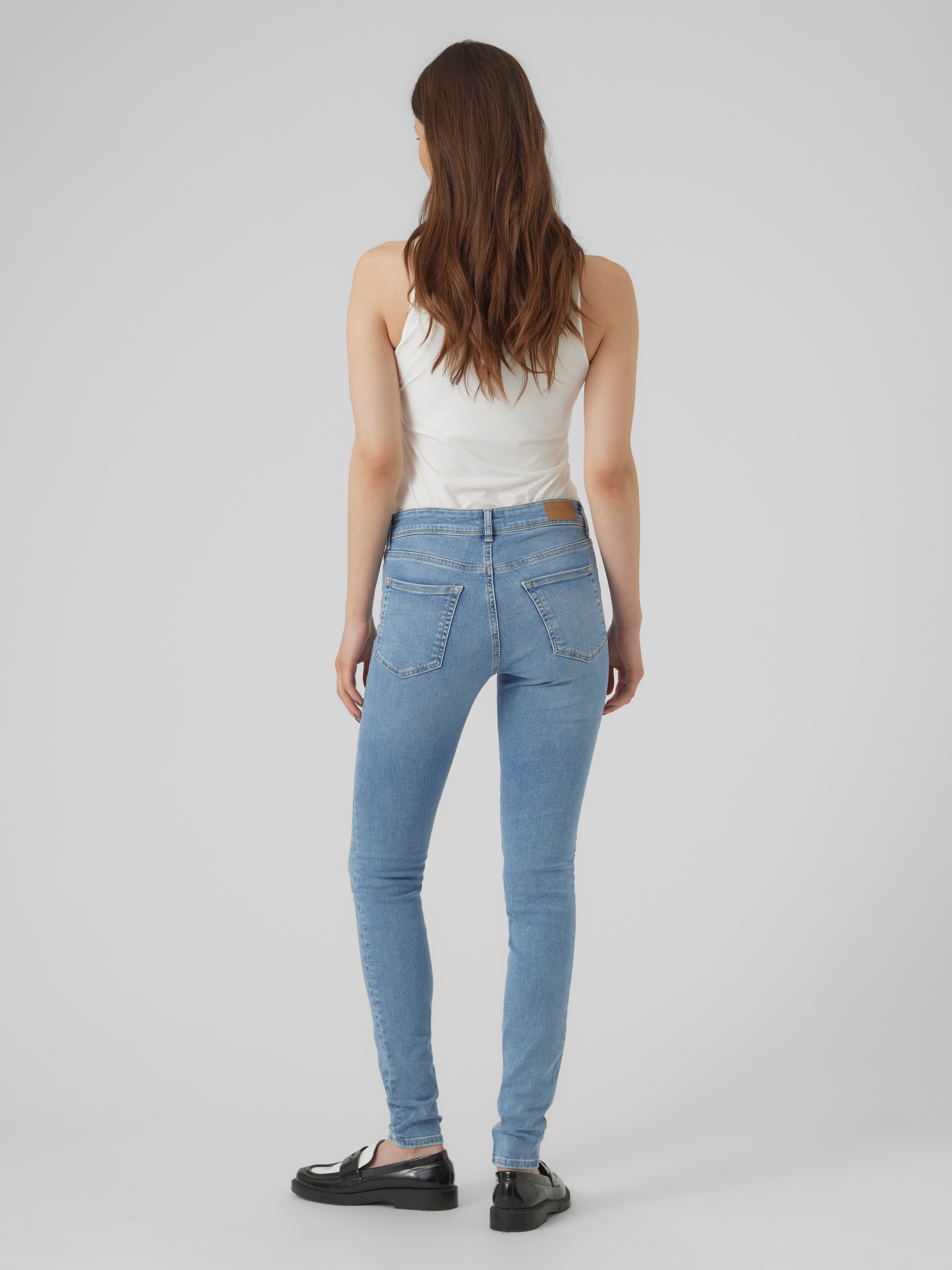 VMLUX Normal waist jeans | Lyseblå | Vero Moda®