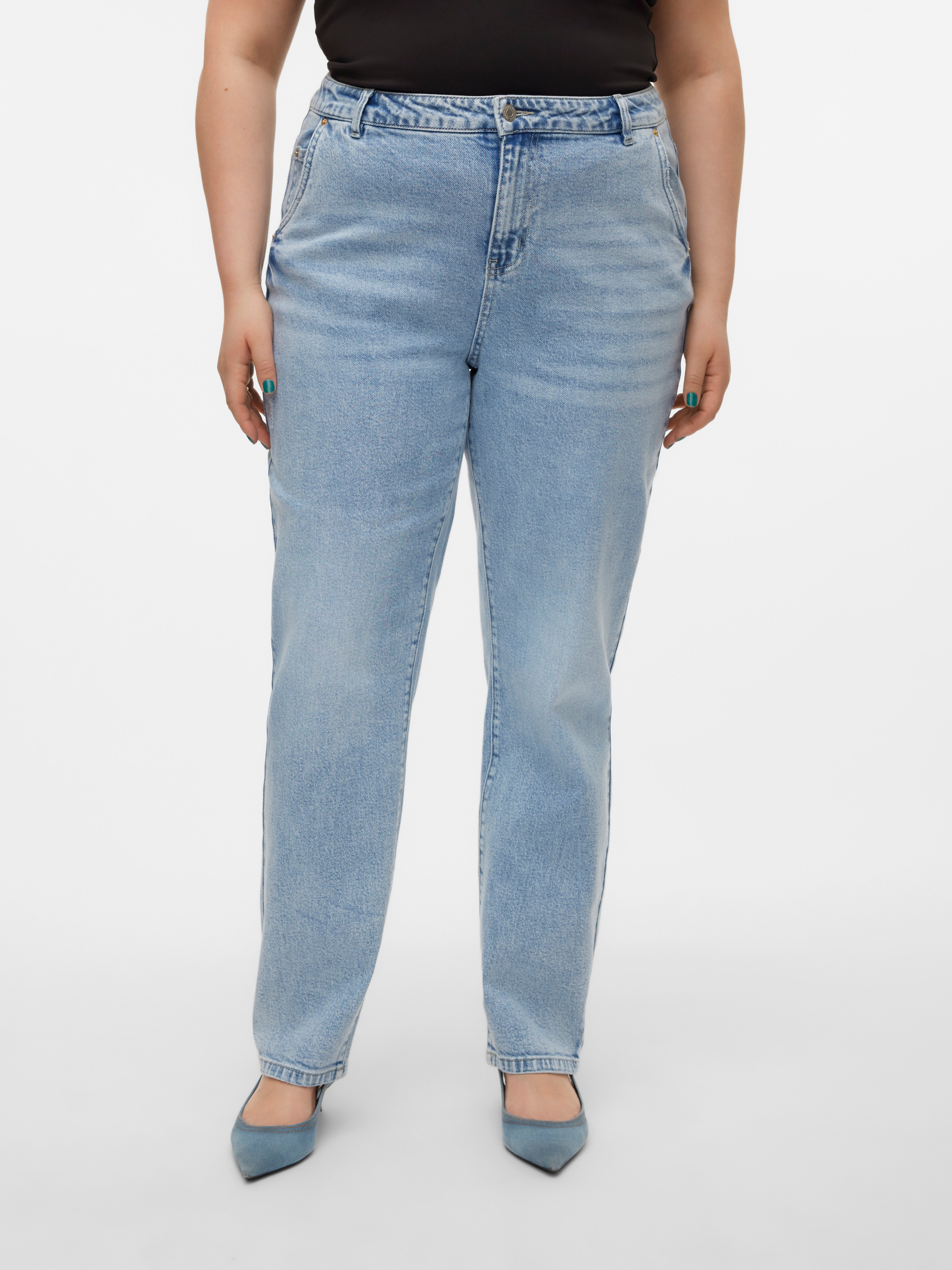 VMCISA High rise Mom Fit Jeans | Light Blue | Vero Moda®