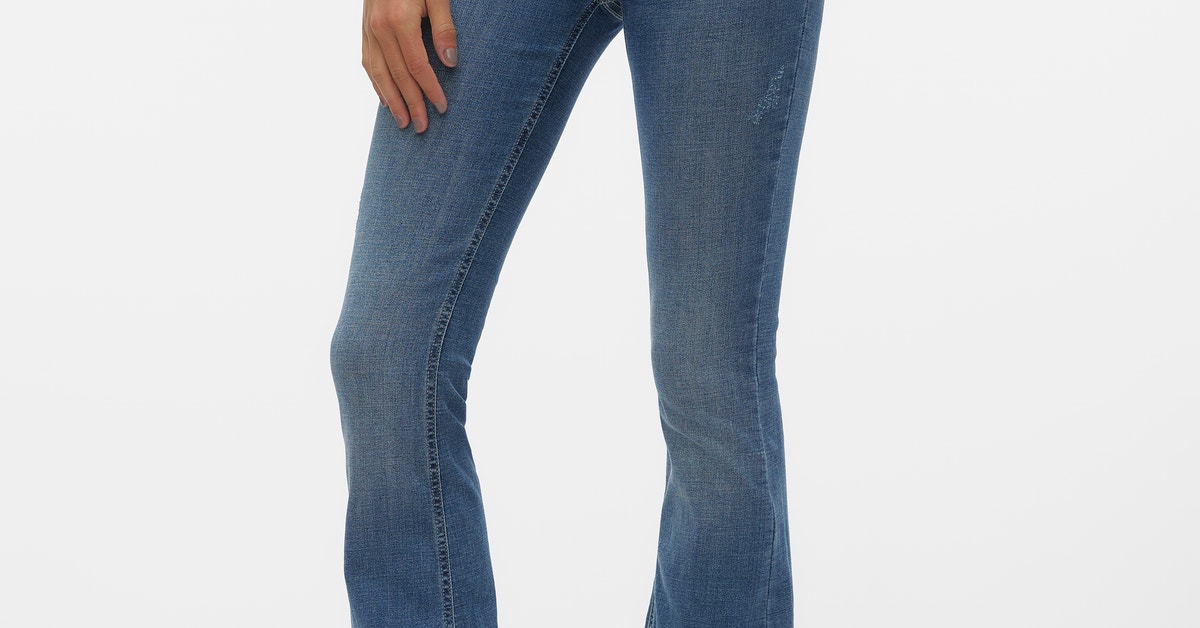 VMFLASH Utsvängd passform Jeans | Mellanblå | Vero Moda®