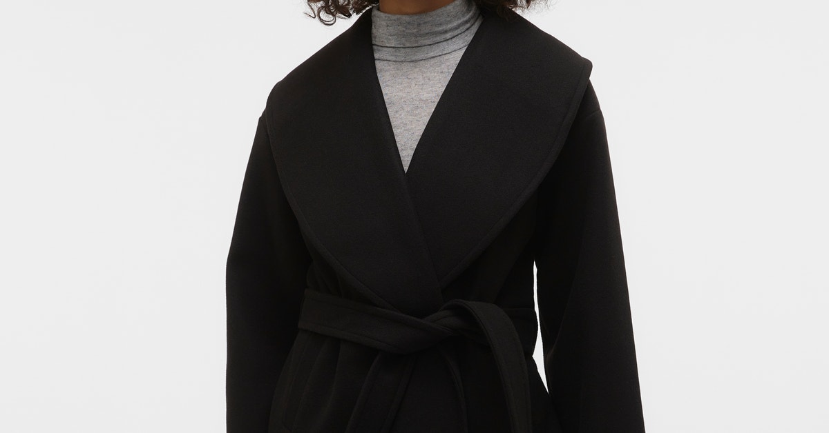 Reverse Jacket | Black | Vero Moda®