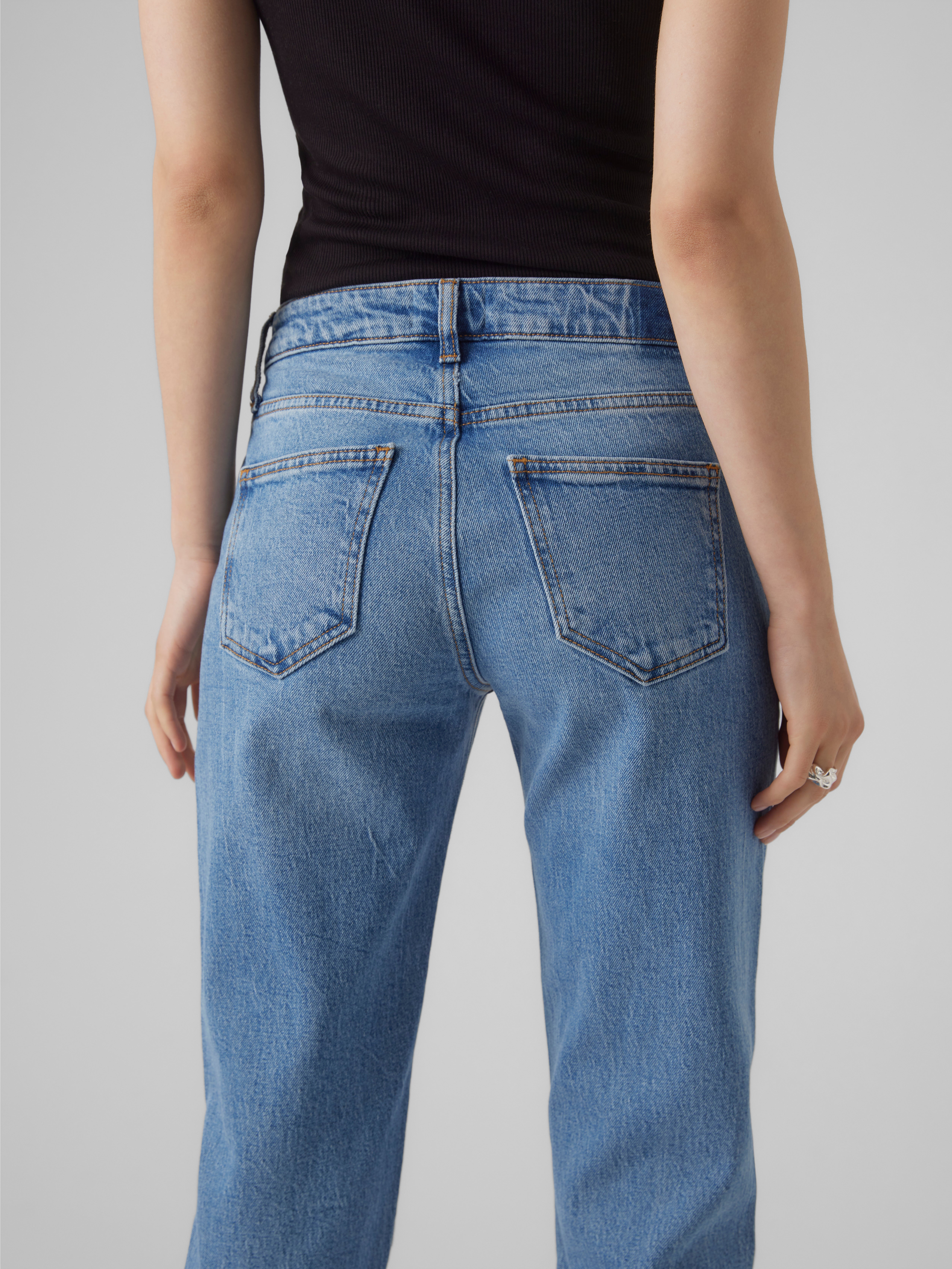 VMMARRY Niski stan Krój mom Jeans | Medium Blue | Vero Moda®