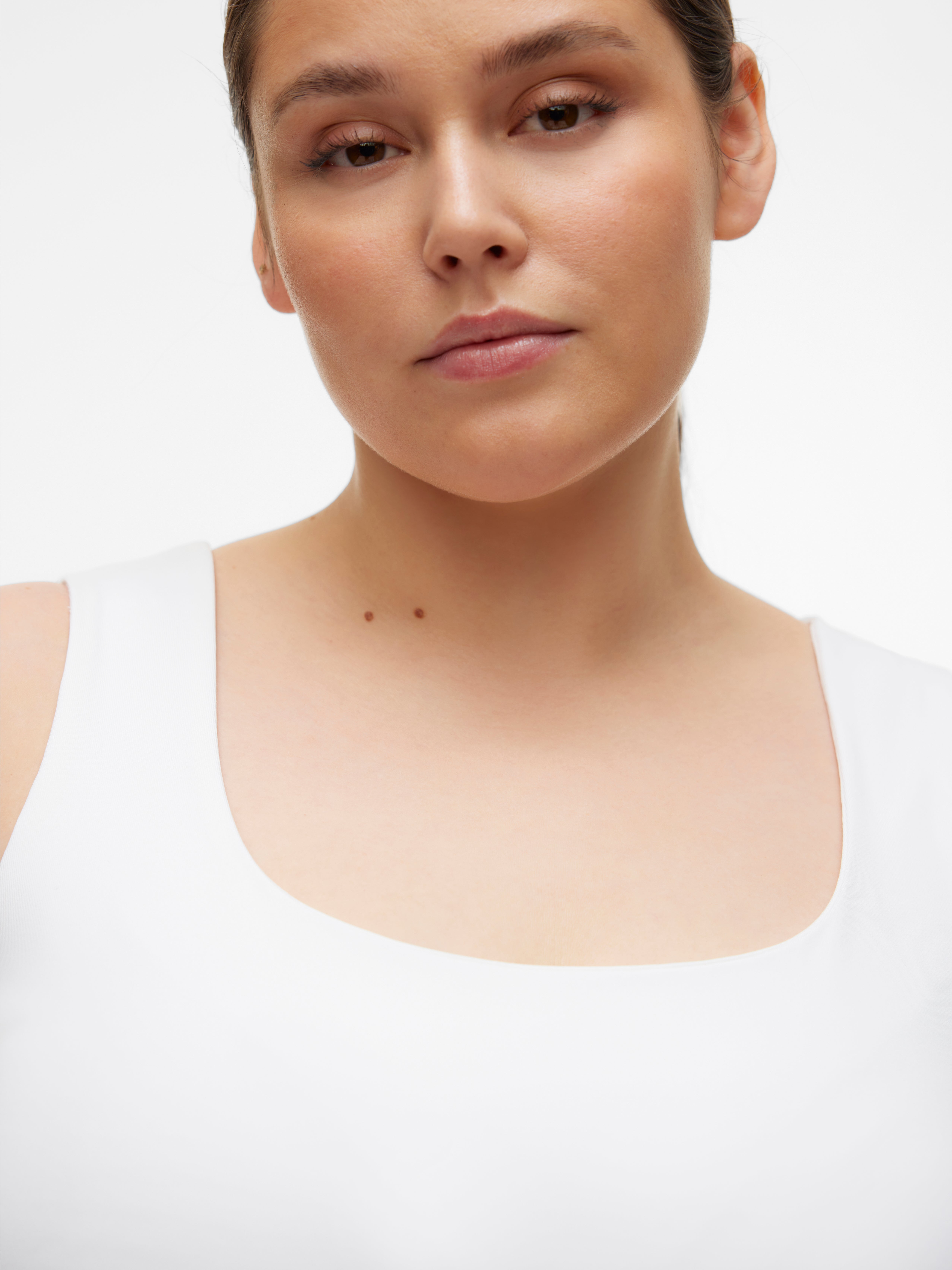 Regular Fit Square neck Curve Top | White | Vero Moda®