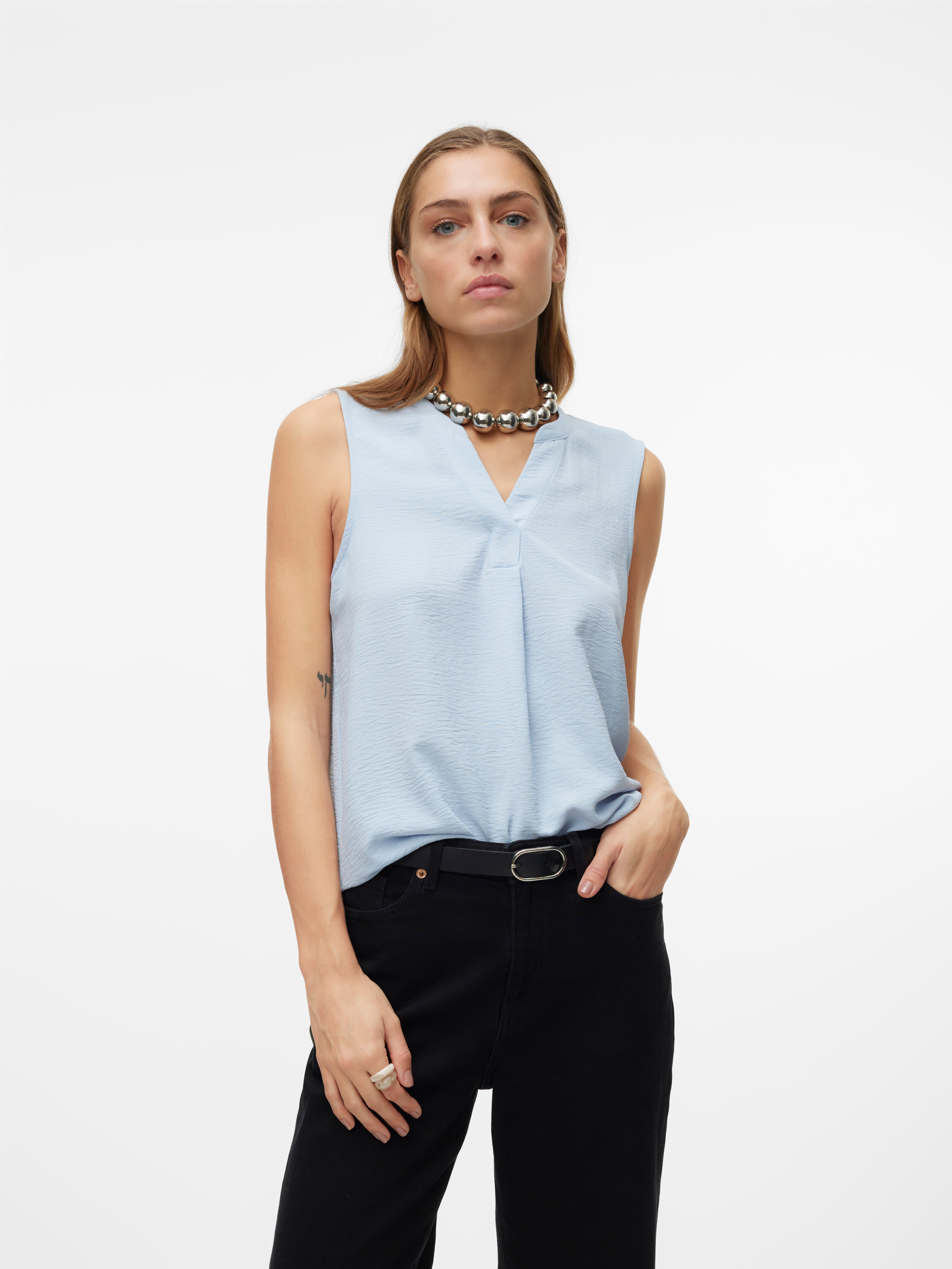 Camisetas y Tops Básicos para Mujeres | VERO MODA