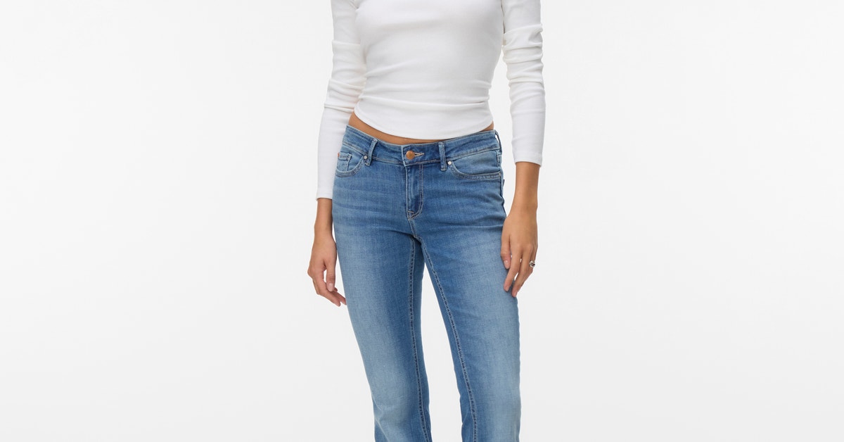 VMSIGI Lavt snitt Flared Fit Jeans | Medium blå | Vero Moda®