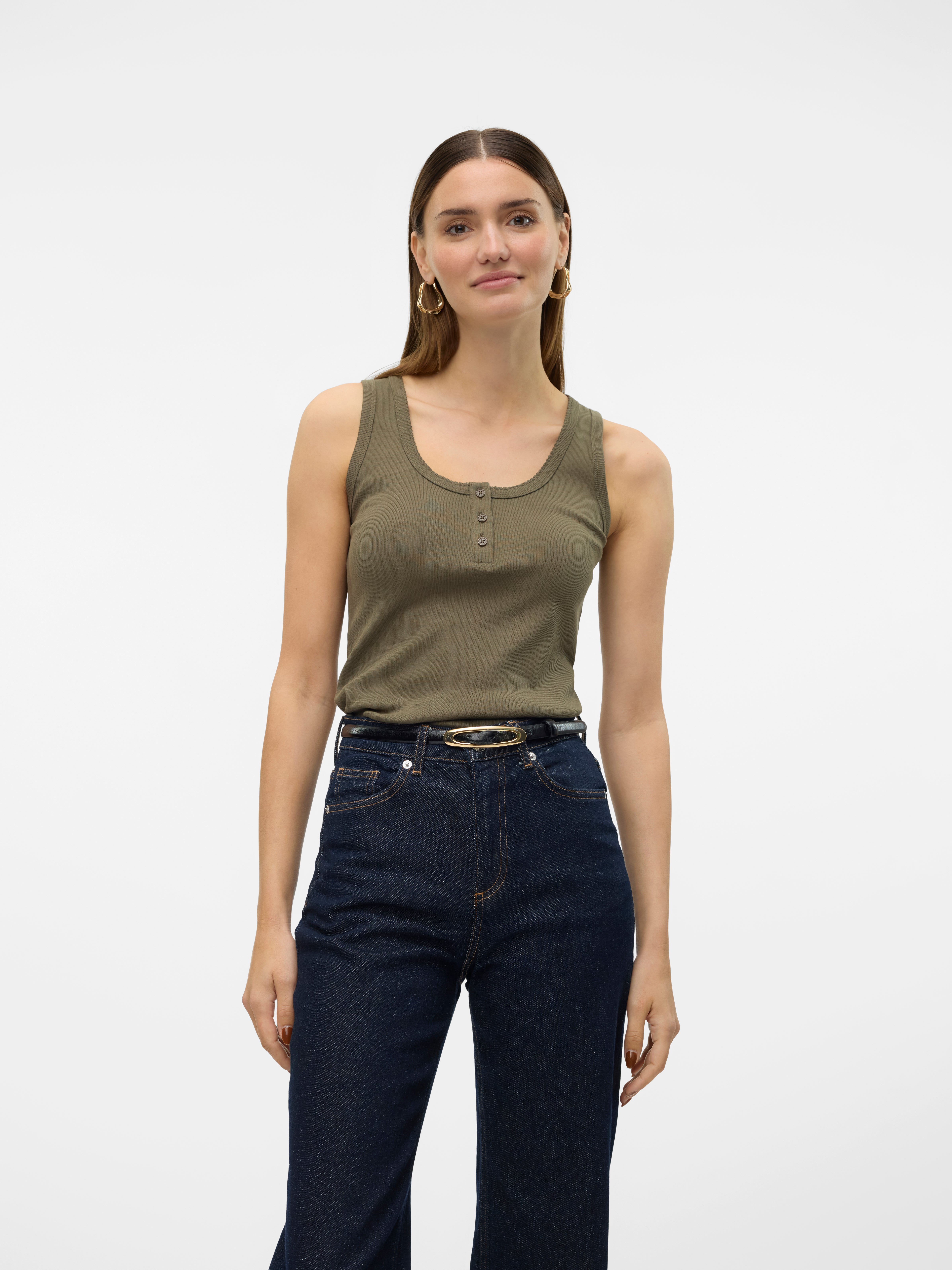 Camisetas y Tops Básicos para Mujeres | VERO MODA